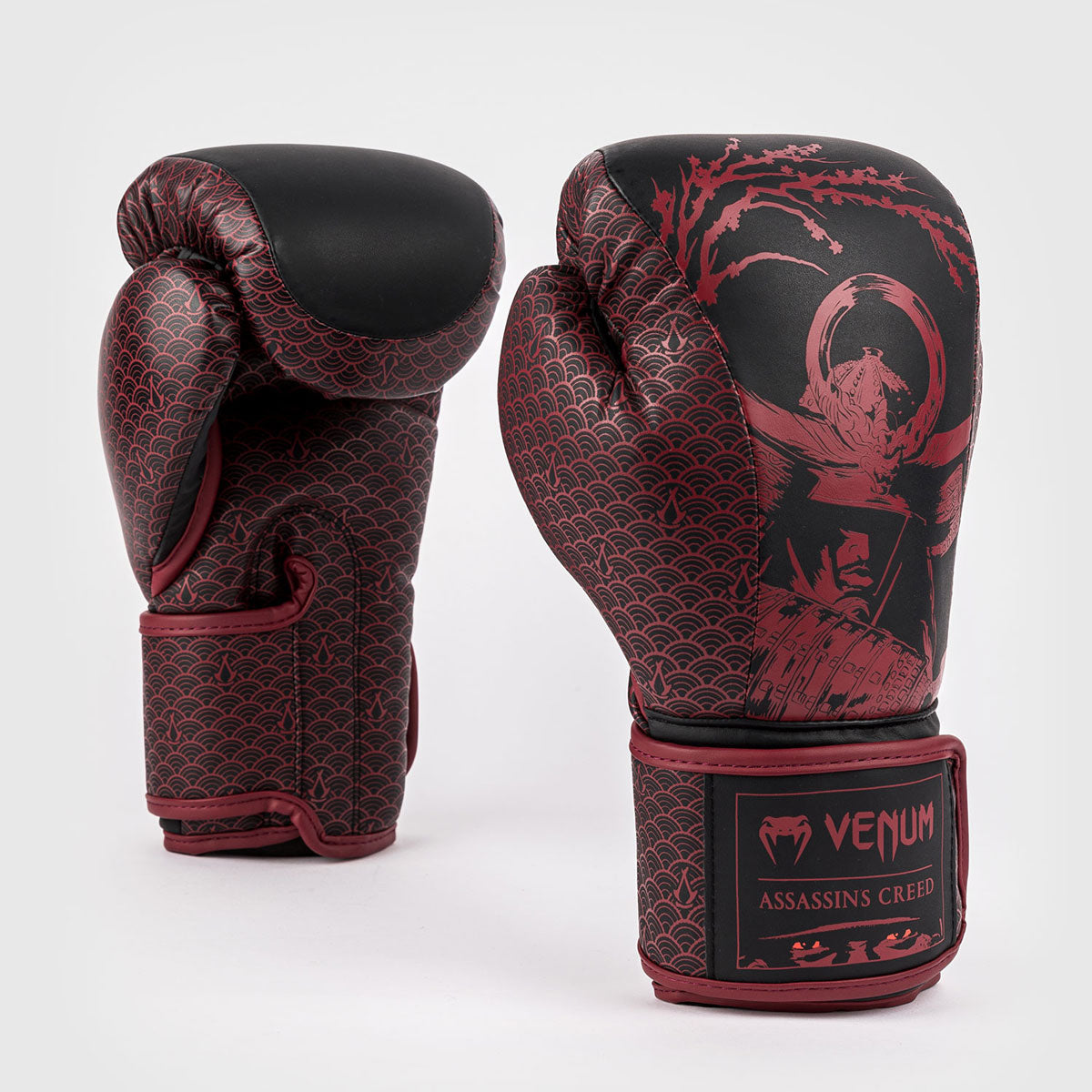 Guantes de boxeo Venum Assassin's Creed Shadows Rojo-negro - Combat Arena